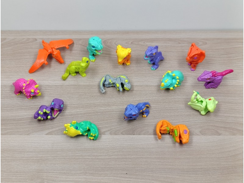 Kinder joy dinosaurusi