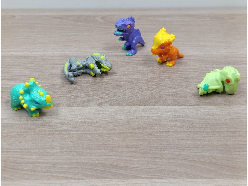 Kinder joy dinosaurusi