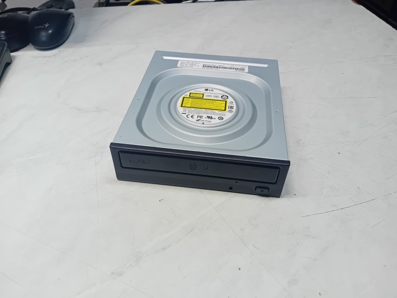 dvd rw sata hitachi lg ispravan