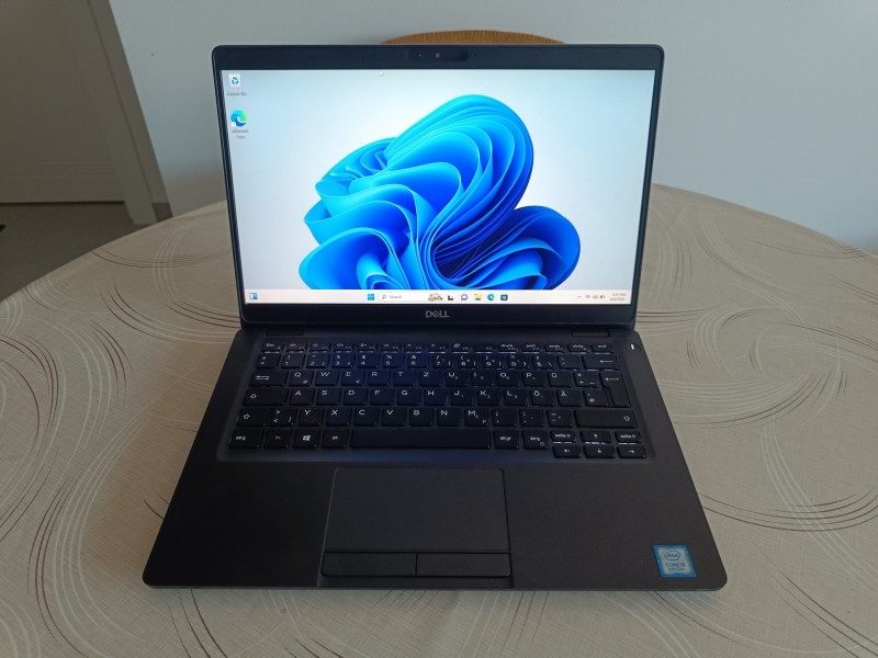 Dell Latitude 5300 FHD, i5-8365u, 8,256gb, FHD + punjac
