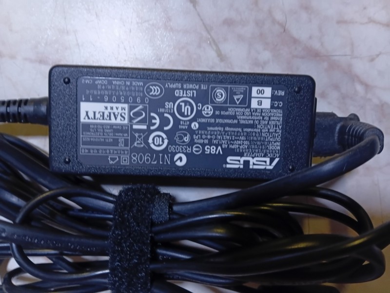 Asus 19v2.1a ADP 40PH AB