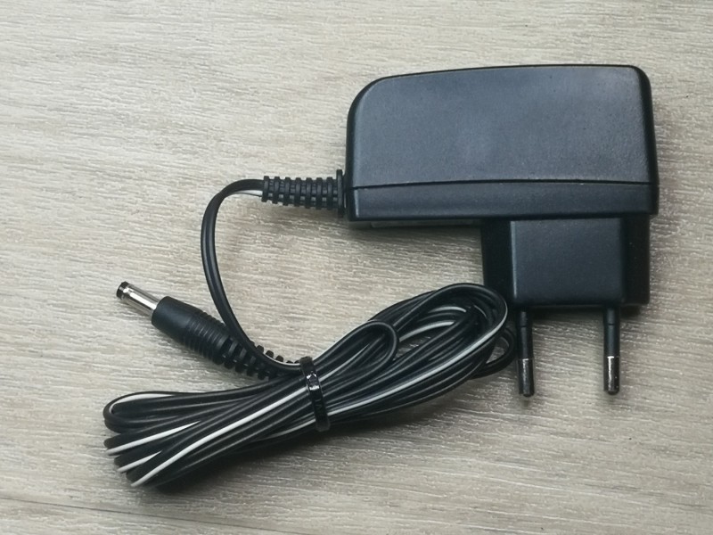 Adapter 5V --- 600mA