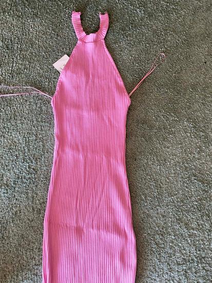 Zara nova roze haljina