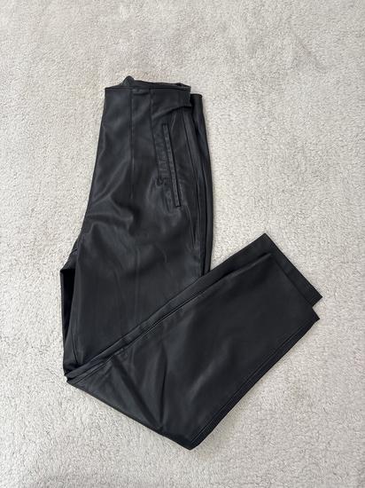 Zara “kožne pantalone”