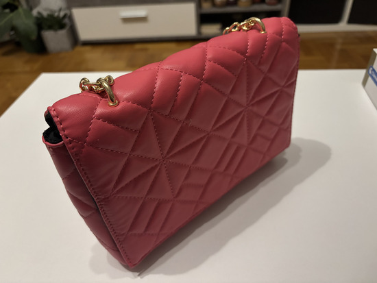 Preslatka pink torbica – Sinsay