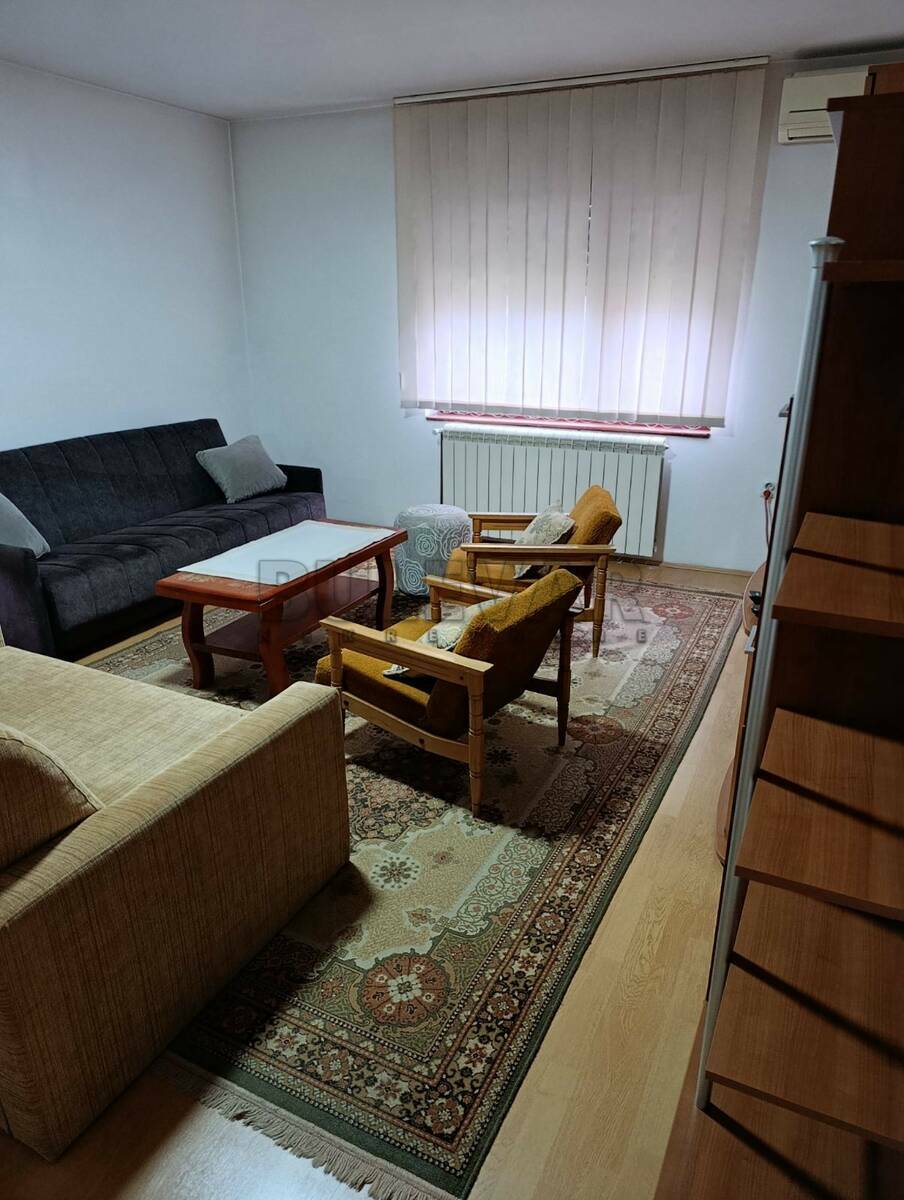 Jednoiposoban stan, Niš - Durlan | Izdavanje · 70m² · 300€