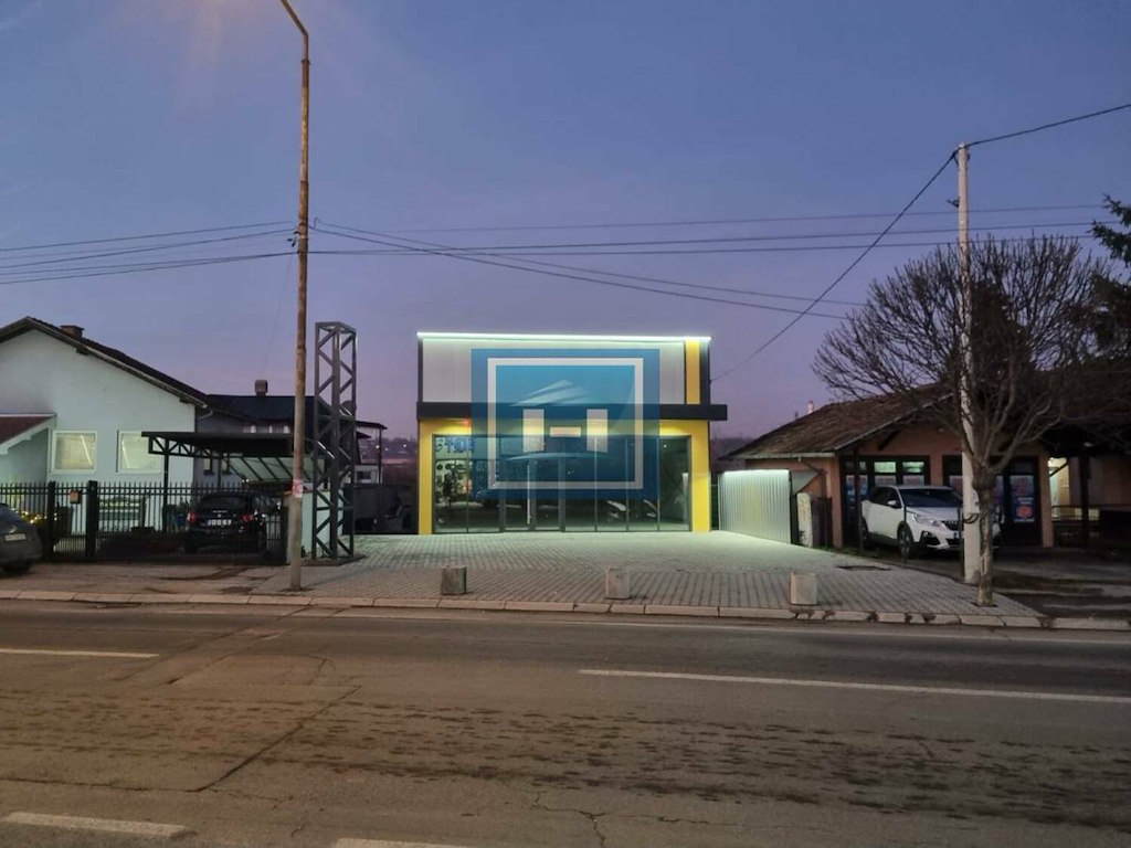 Poslovni prostor / Lokal, Paraćin | Izdavanje · 430m² · 3.000€