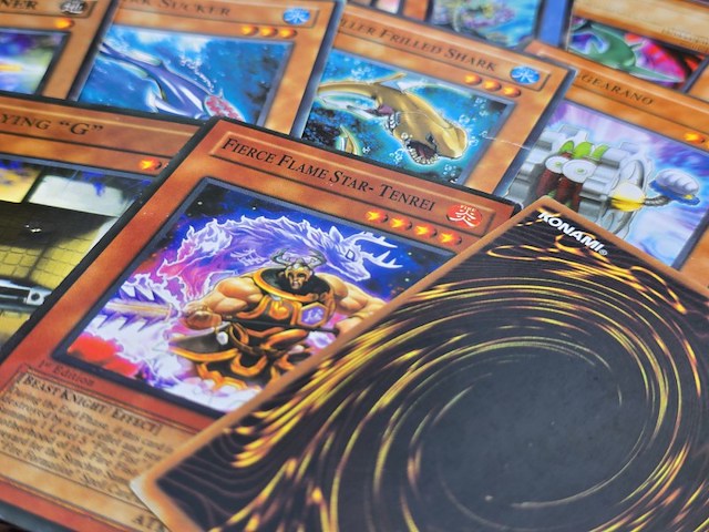 Yu Gi Oh karte 16 komada