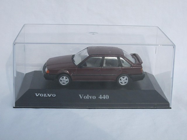 1:43 atlas volvo 440