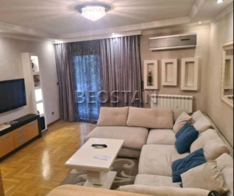 Centar - Hram Svetog Save #67003
700 €