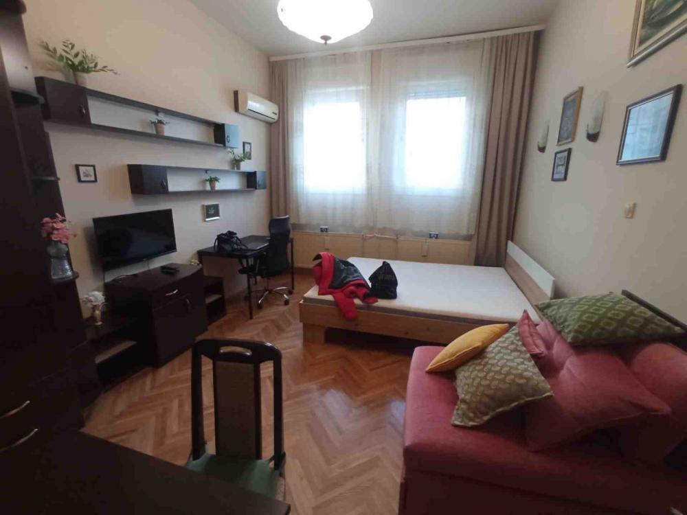 Arena,Antifašističke borbe,studio ID#14012
550 €