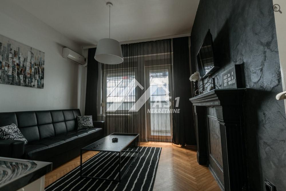 Izdajem LUX dvosoban stan u Strogom Centru grada !!! ID#6379
430 €