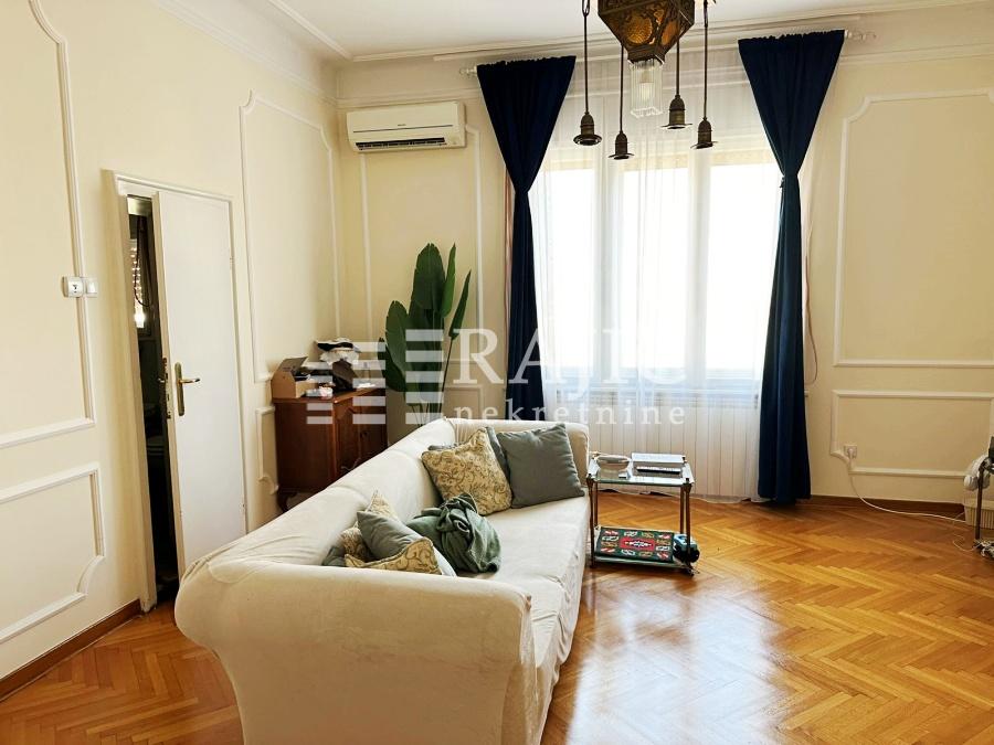 Centar,Kralja Petra,100m2,3.0-renoviran #4477
1.200 €