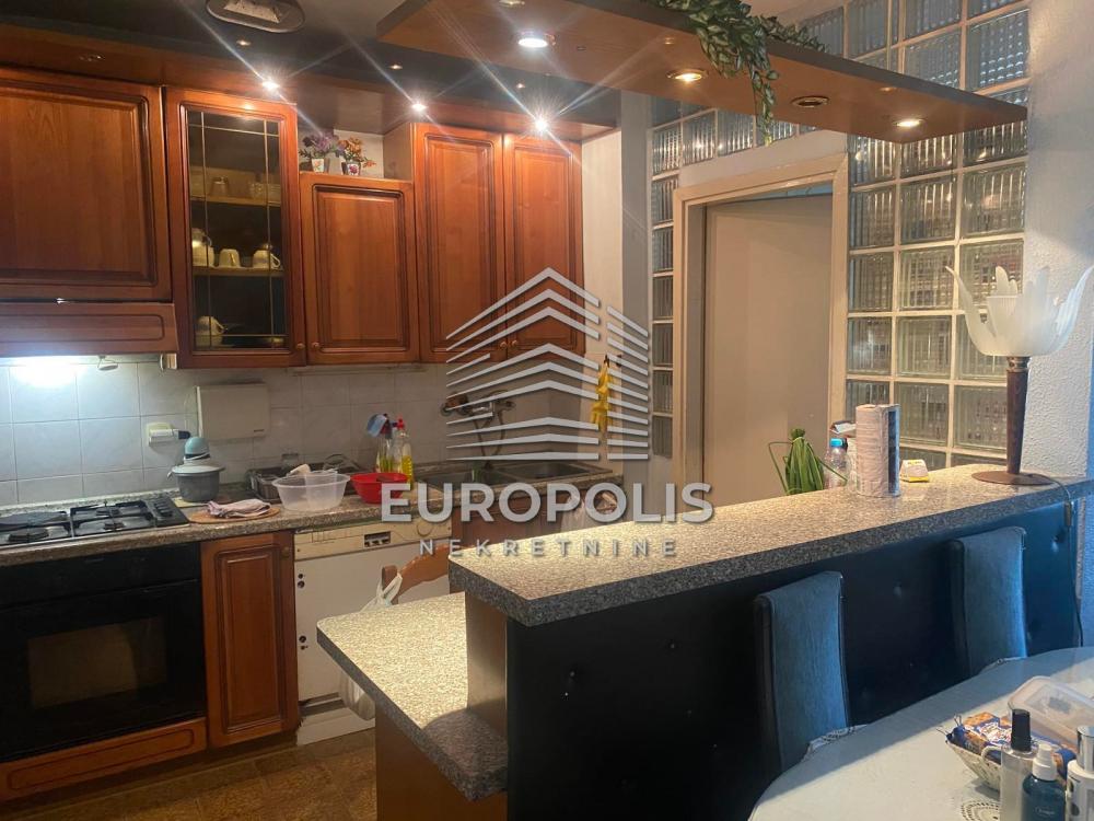 U ponudi porodičan stan – Medaković 3 ID#9299
250.000 €