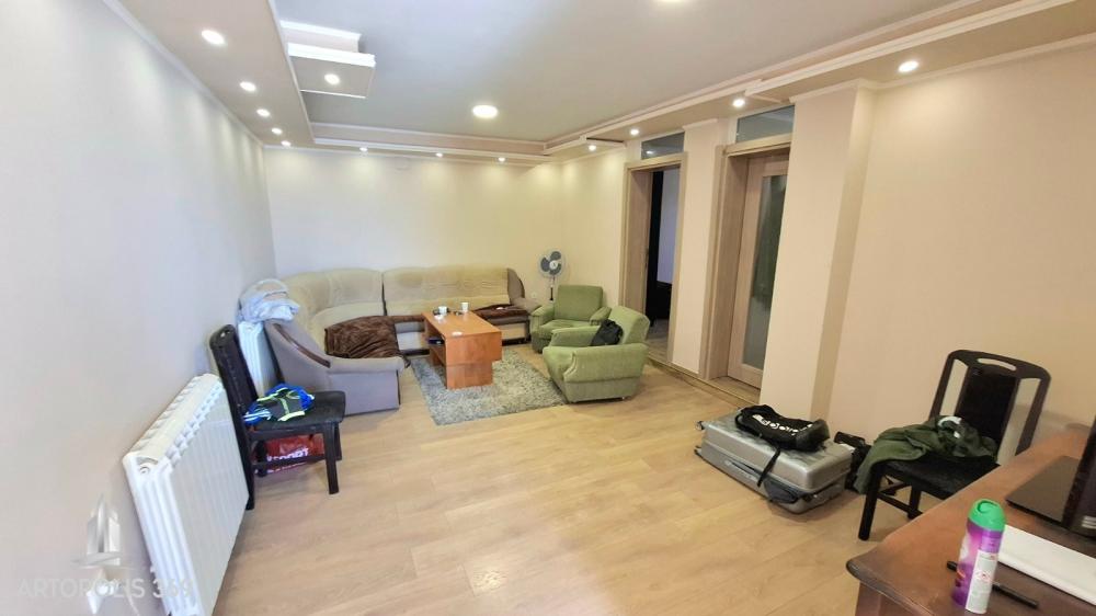 Uknjižen porodičan stan u novijoj zgradi ID#1150
145.000 €