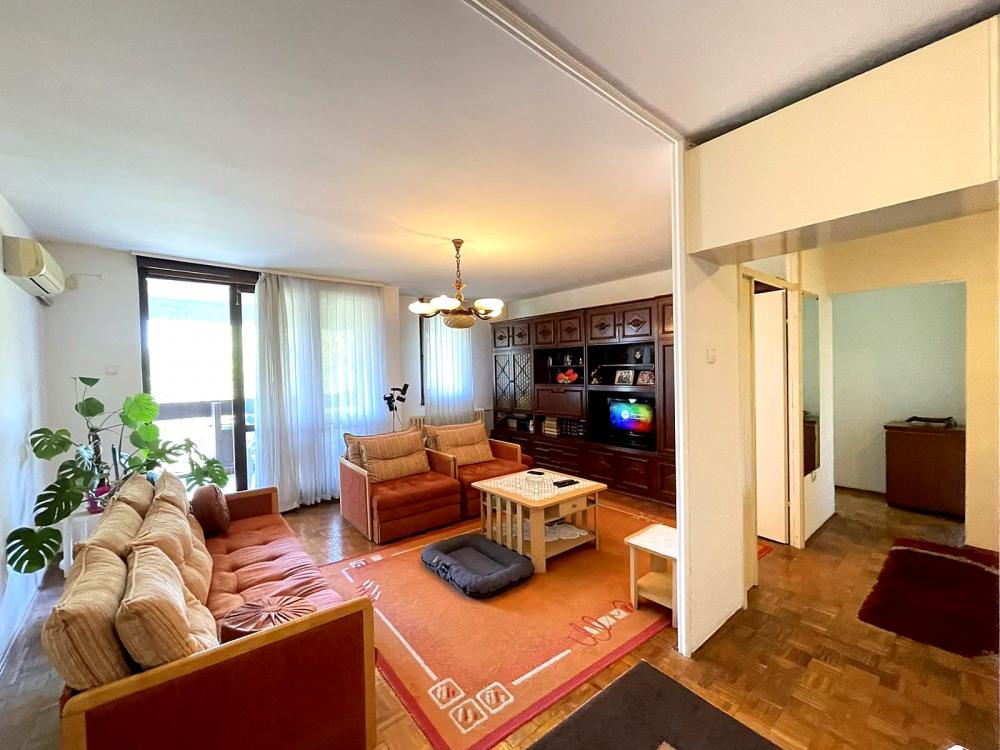 Porodičan stan na Ceraku, velika terasa ID#1046
271.600 €