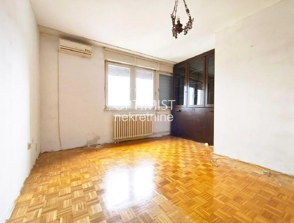 Vračar, uknjižen, odmah useljiv, adaptibilan ID#3408
155.000 €
