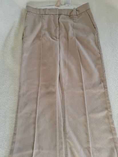 H&M zvonaste somotske pantalone 42
