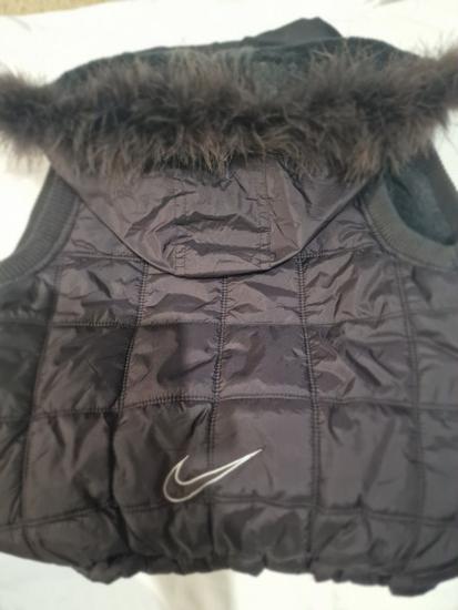Nike prsluk M snizeno 800