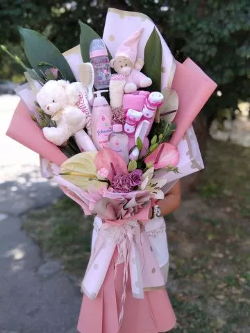 PINK ZAGRLJAJ ZA RODJENJE DETETA