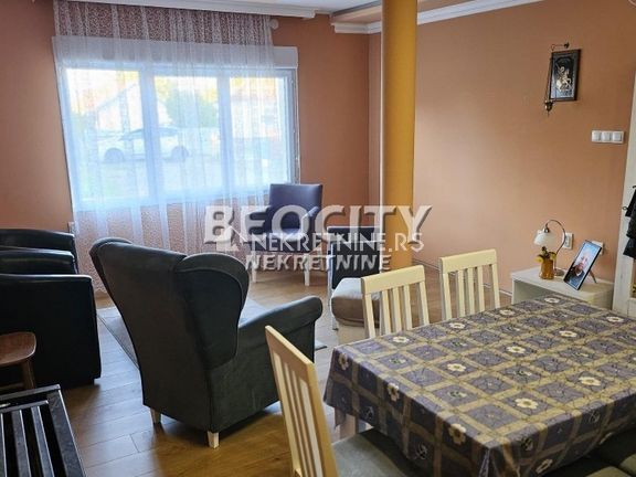 Mladenovac, Koraćica, Livadarska , 5.0, 230m2, 135000EUR
