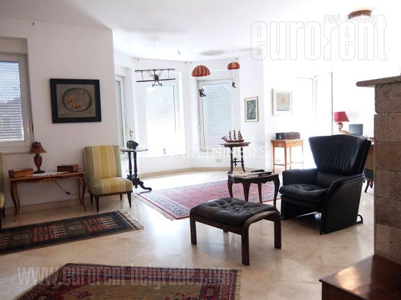 #40488, Izdavanje, Kuća, PLAVI HORIZONTI, 2500 EUR