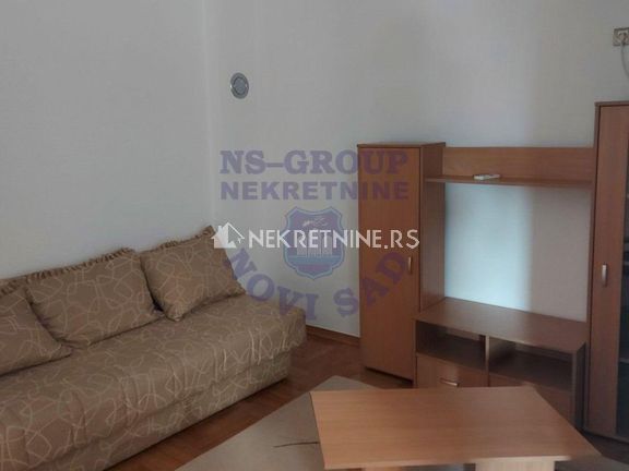 Izdaje se nameštena garsonjera površine 28m² na Grbavici.