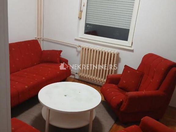 Jednoiposoban stan, 34 m², Centar, Novi Sad, 2. sprat