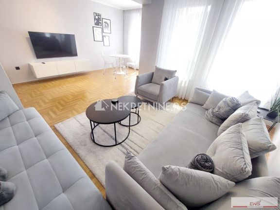 Izdaje se 2.0 stan u novogradnji, nekorišćen, useljiv odmah, Tašmajdan