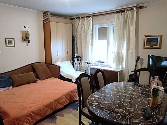 Lion, sam na spratu, trostran, mogućnost 2 spavaće sobe, uklnj ..