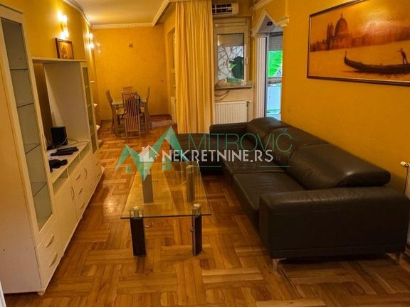 Stan,NOVI SAD,CENTAR NS,kv: 64.00, € 230700, ID: 1004064