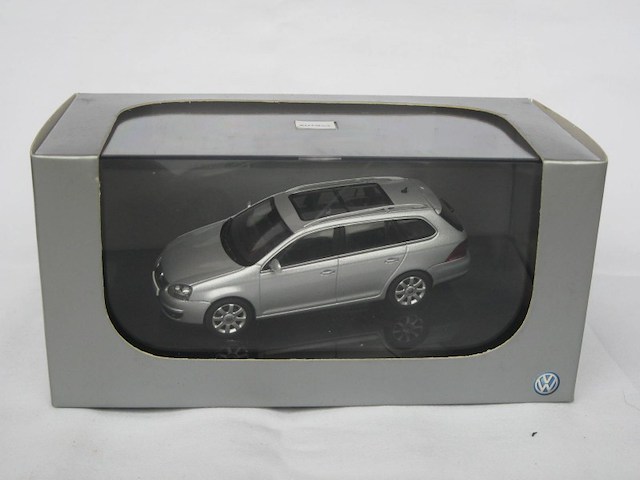 1:43 auto art VW golf 5 variant