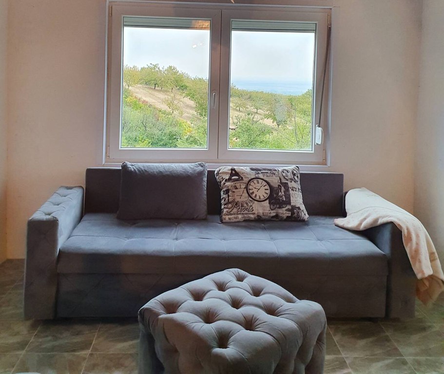 Kuća, Beograd | Izdavanje · 52m² · 500€