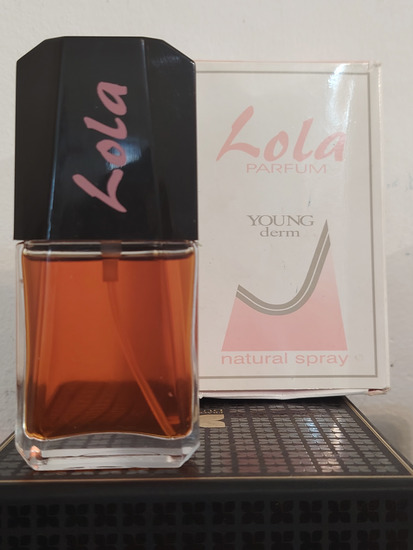 Vintage Lola Alkaloid
