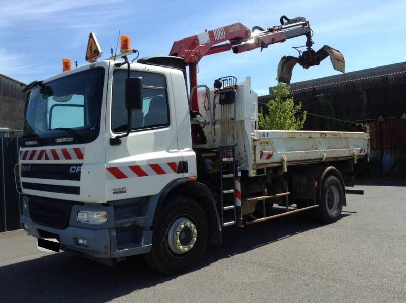 DAF CF75 250 / Marrel crane / Three-way side tipper truck kiper