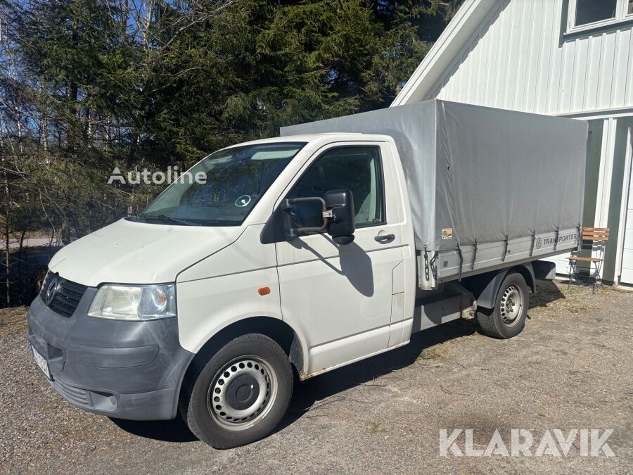 Prodaje se Volkswagen Transporter kamion s ravnom platformom < 3.5t na aukciji