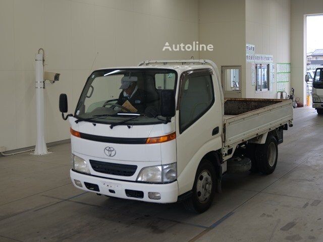 Toyota DYNA kamion s ravnom platformom