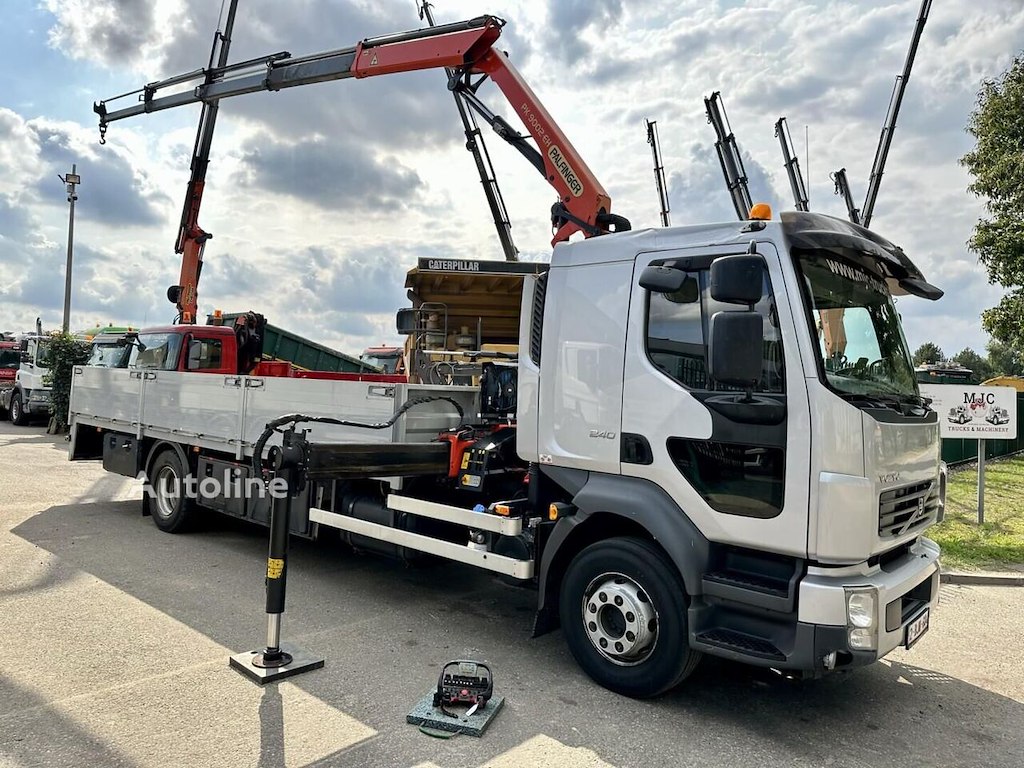 Volvo FL 240 EEV PLATEAU + CRANE PK 9002-EH C (4x) + RADIO - *293,000k kamion s ravnom platformom