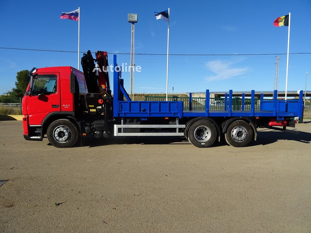 Volvo FM 330 kamion s ravnom platformom