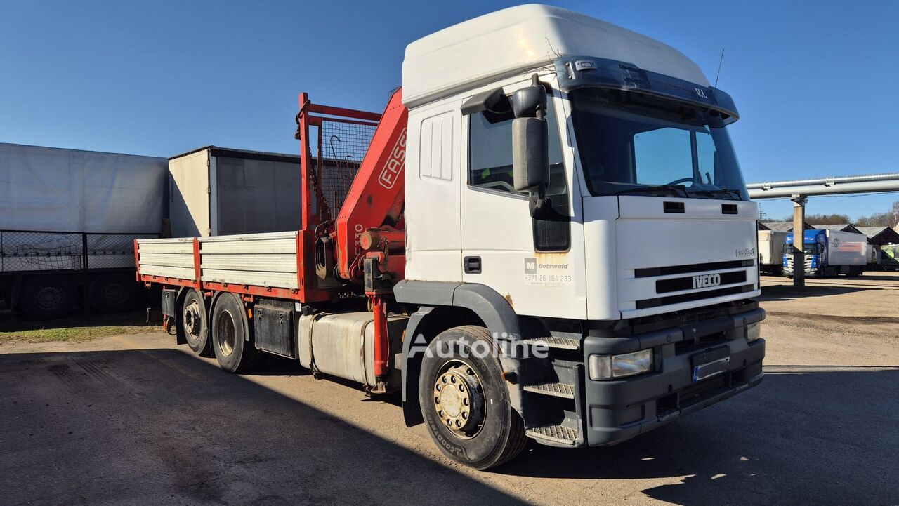 IVECO 440 E43 kamion s ravnom platformom