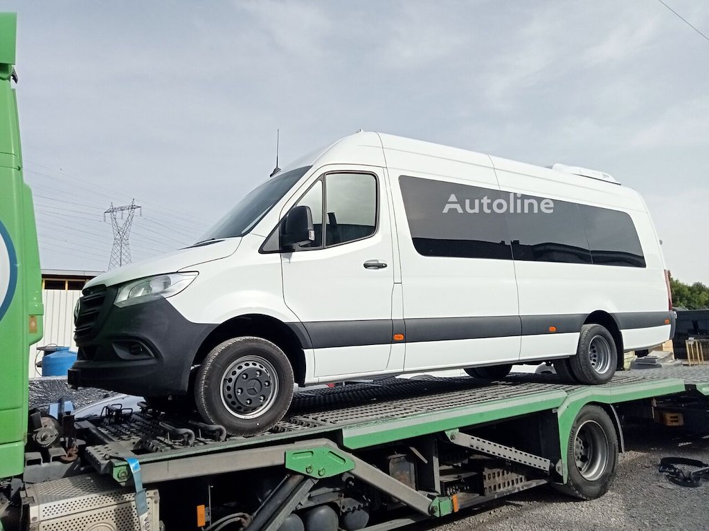 Novi Mercedes-Benz Sprinter putnički minibus