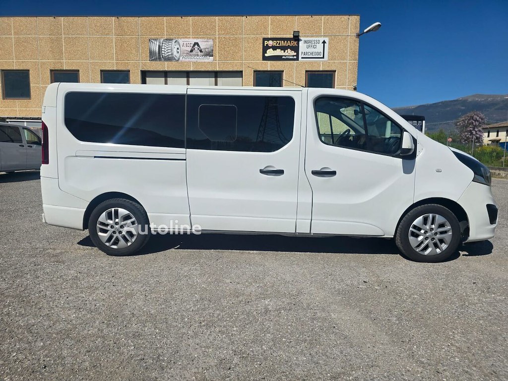 Opel Vivaro putnički minibus
