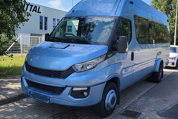 IVECO putnički minibus