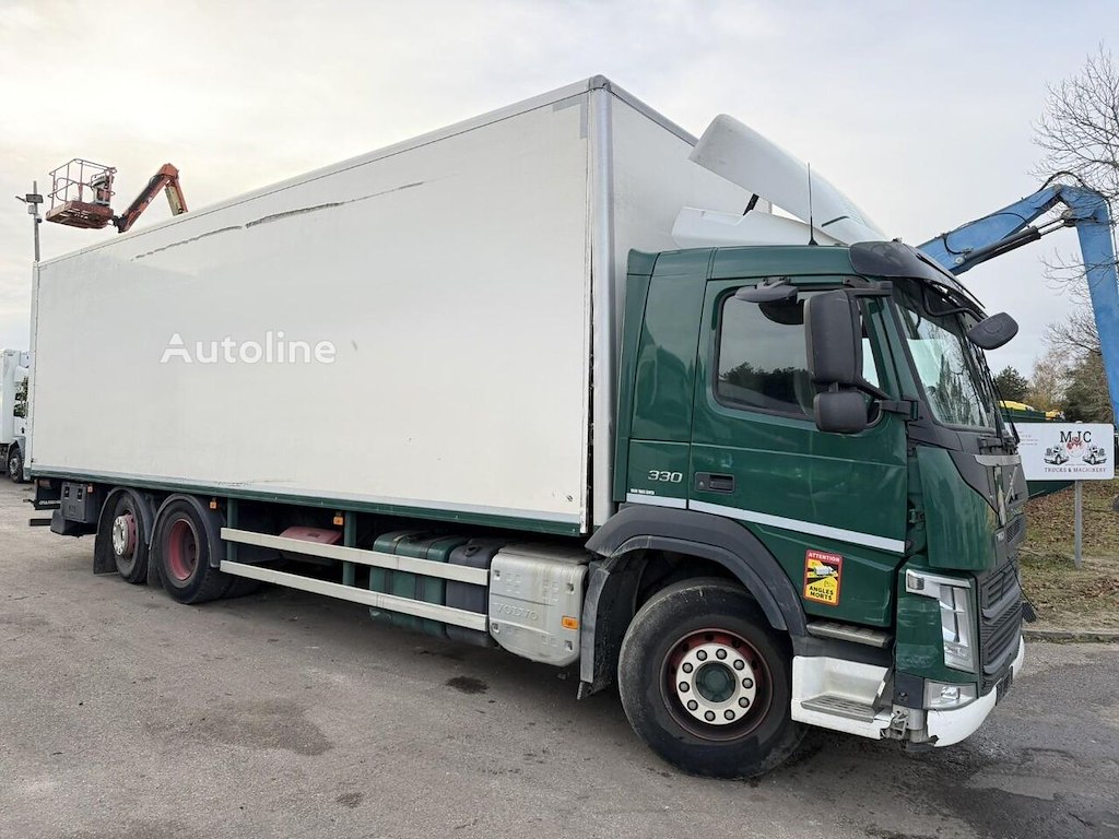 Volvo FM 330 6x2 CLOSED BOX / KOFFER 9m10 - LIFT + STEERING AXLE - *EN kamion furgon nakon udesa