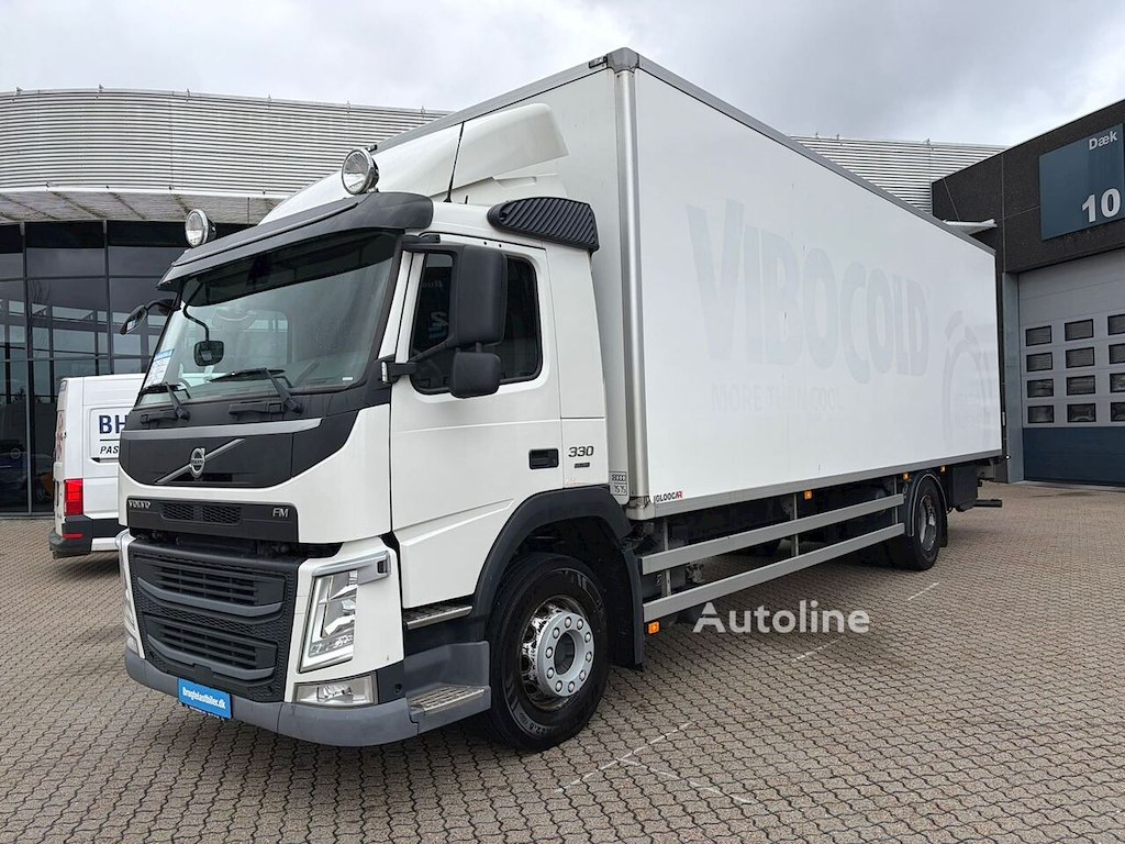 Volvo FM330 kamion furgon