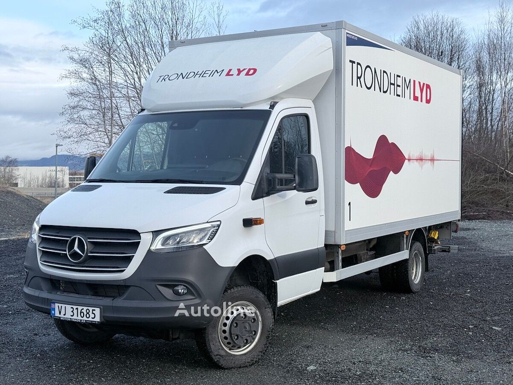 Prodaje se Mercedes-Benz Sprinter 4x4 skapbil kamion furgon na aukciji