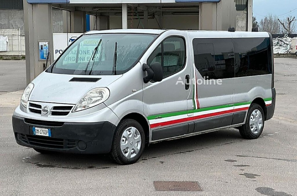 Nissan kombi minibus