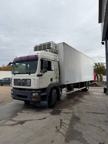 MAN TGM 18.330 / tail lift kamion hladnjača