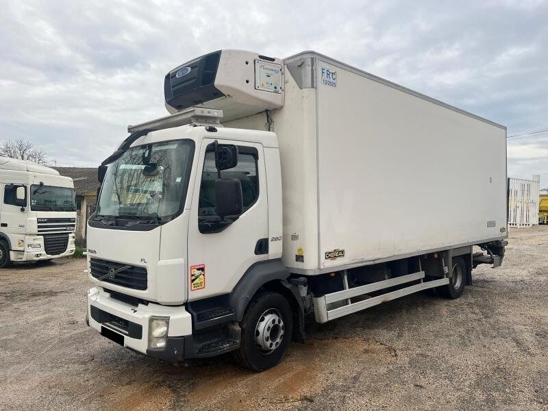 Volvo FL6 260 refrigerated truck+tail lift kamion hladnjača