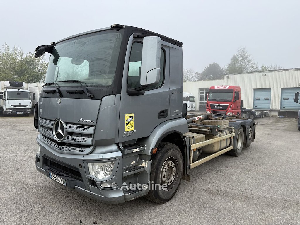 Mercedes-Benz Antos 2543 kamion rol kiper